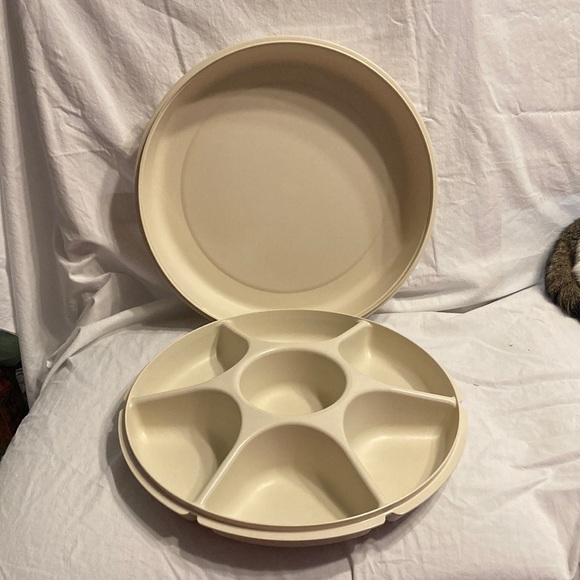 Tupperware | Kitchen | Tupperware Classic Vegetablechip Dip Serving ...